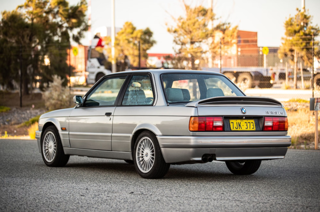 BMW 325iS EVO（南アフリカ） - car-kobanashi.com