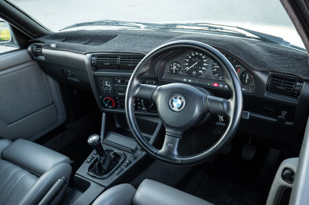 BMW 325iS EVO（南アフリカ） - car-kobanashi.com