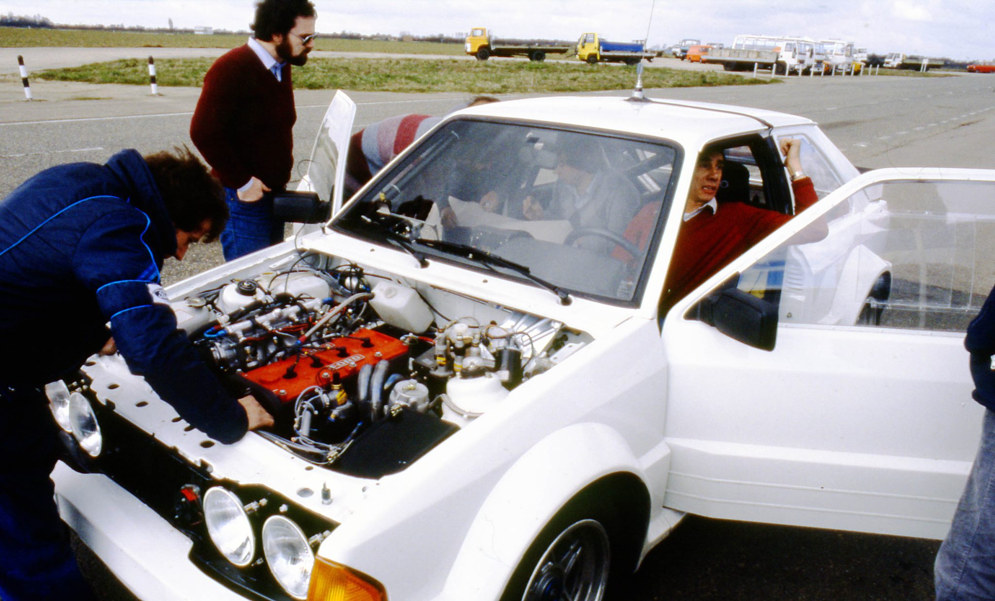フォード エスコート RS1700T（1982 イギリス） - car-kobanashi.com
