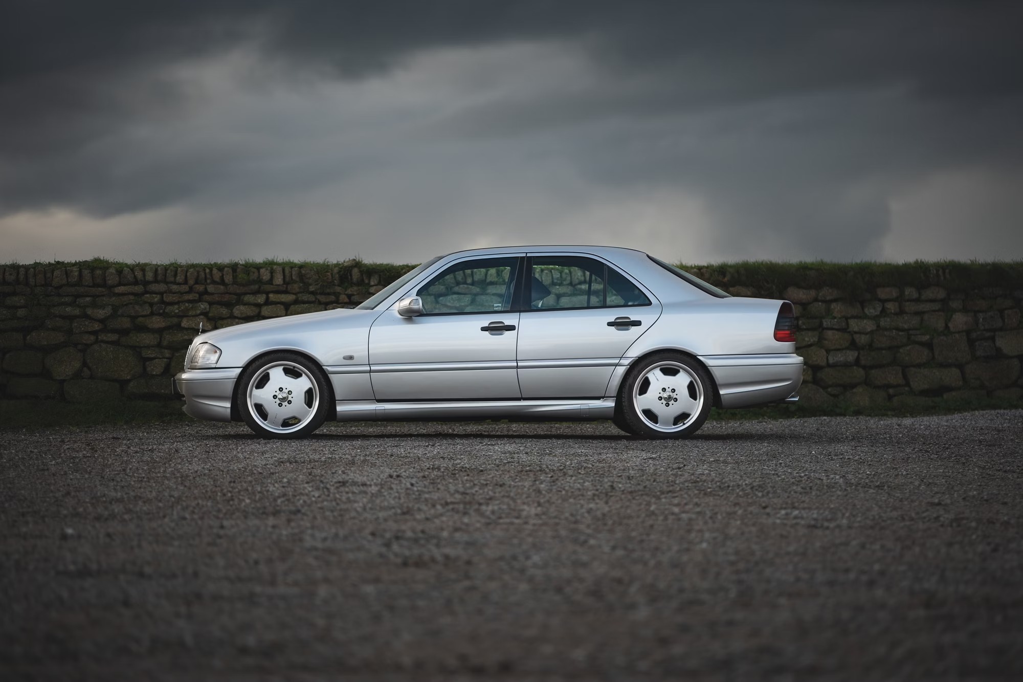 メルセデスベンツ C55 AMG（1998-2000 ドイツ） - car-kobanashi.com