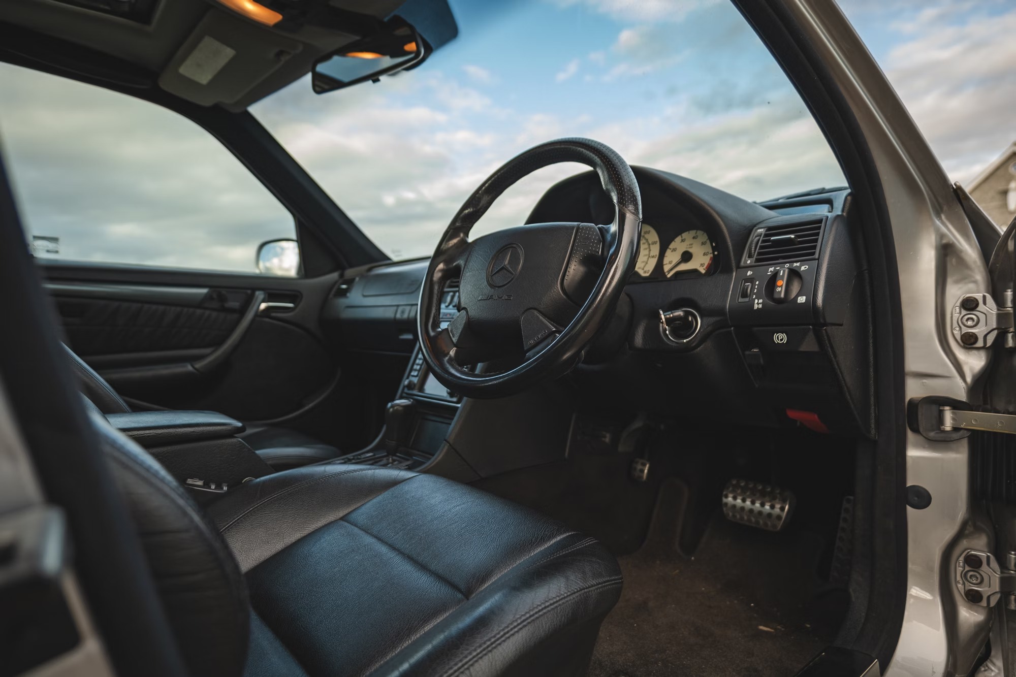 メルセデスベンツ C55 AMG（1998-2000 ドイツ） - car-kobanashi.com